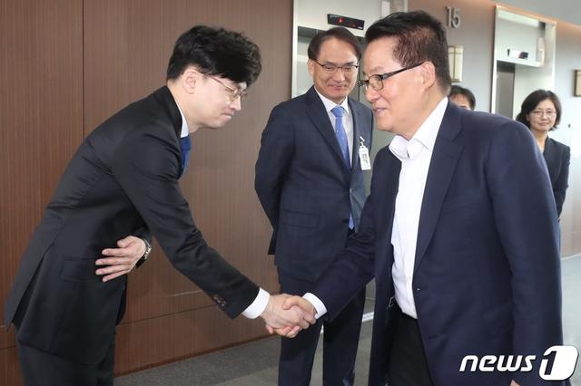 Rep. Park Ji Won Encourages Han Dong Hoon’s Political Return - English ...